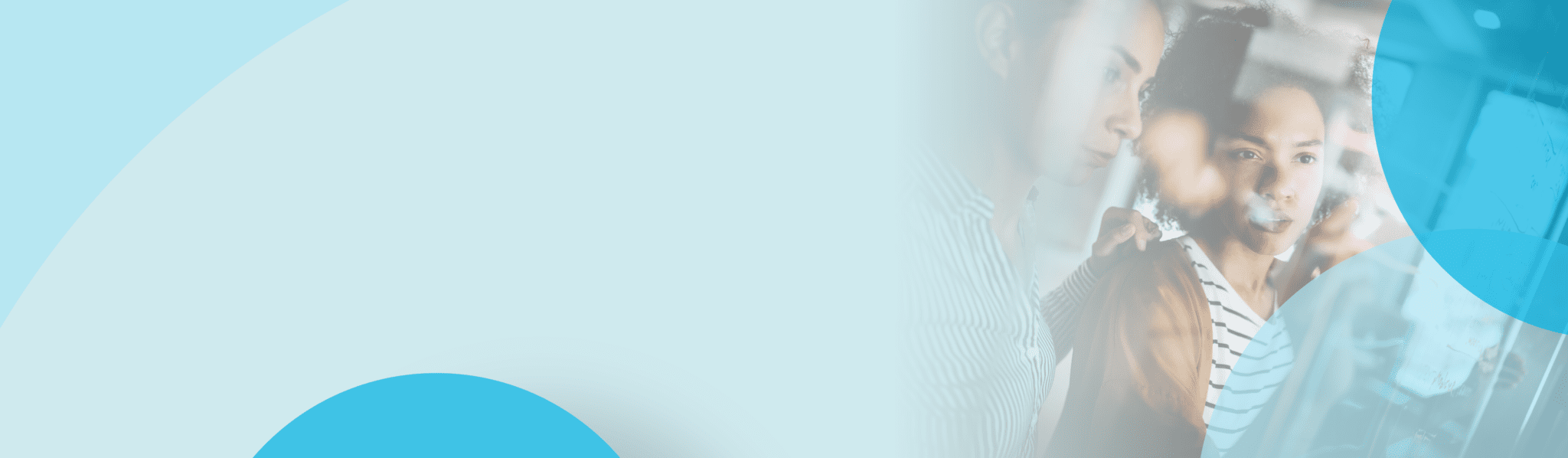 Custom Apps vs Power Apps | Infographic | Quisitive